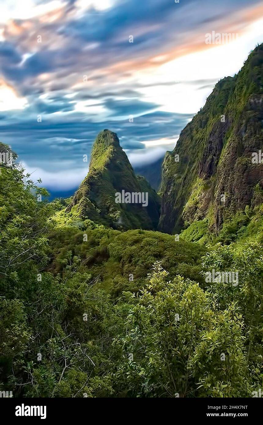 Scenic view of the Iao Valley in Wailuku, USA Stock Photo - Alamy