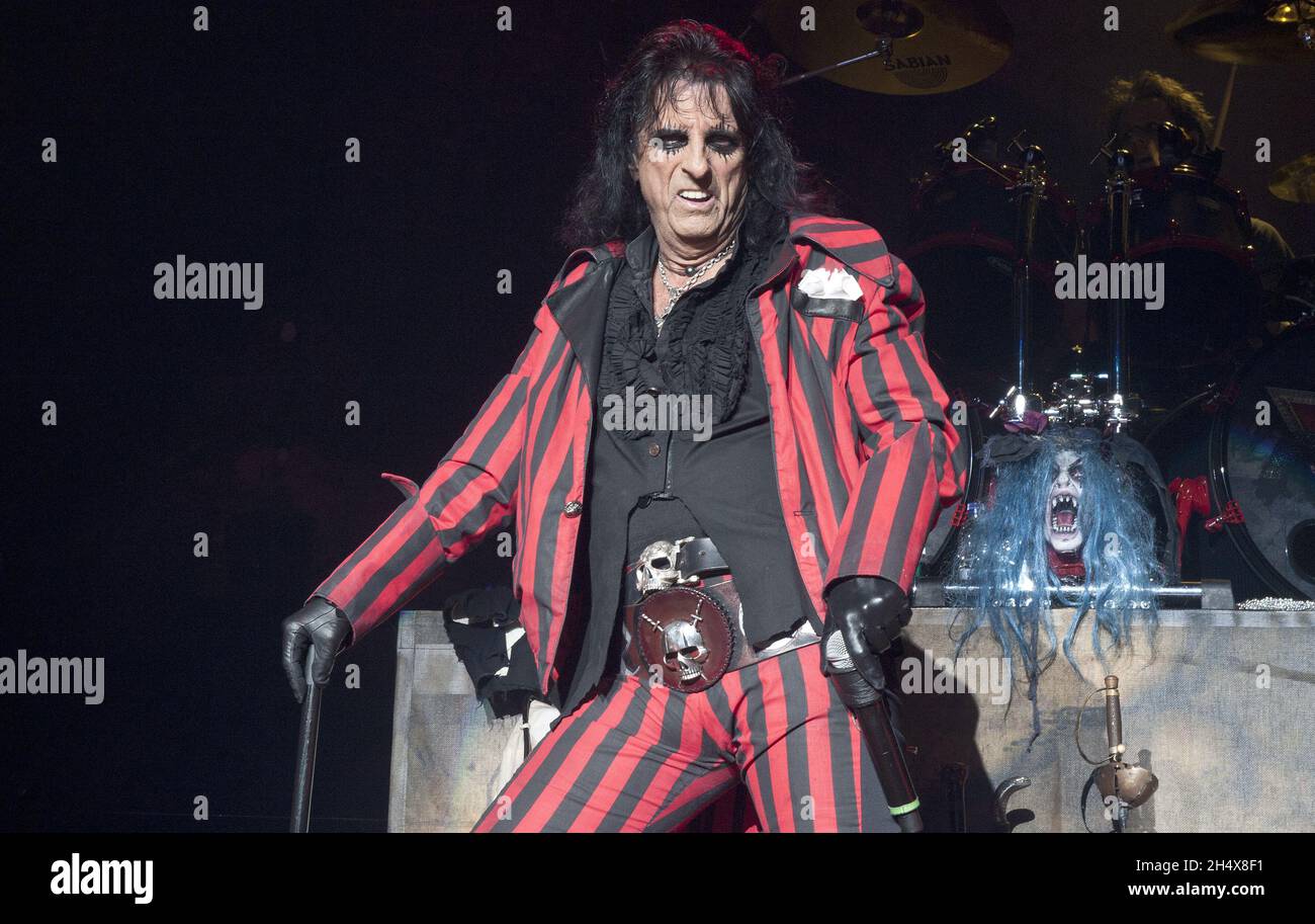 Alice Cooper live in concert at The Civic Hall, Wolverhampton Stock ...
