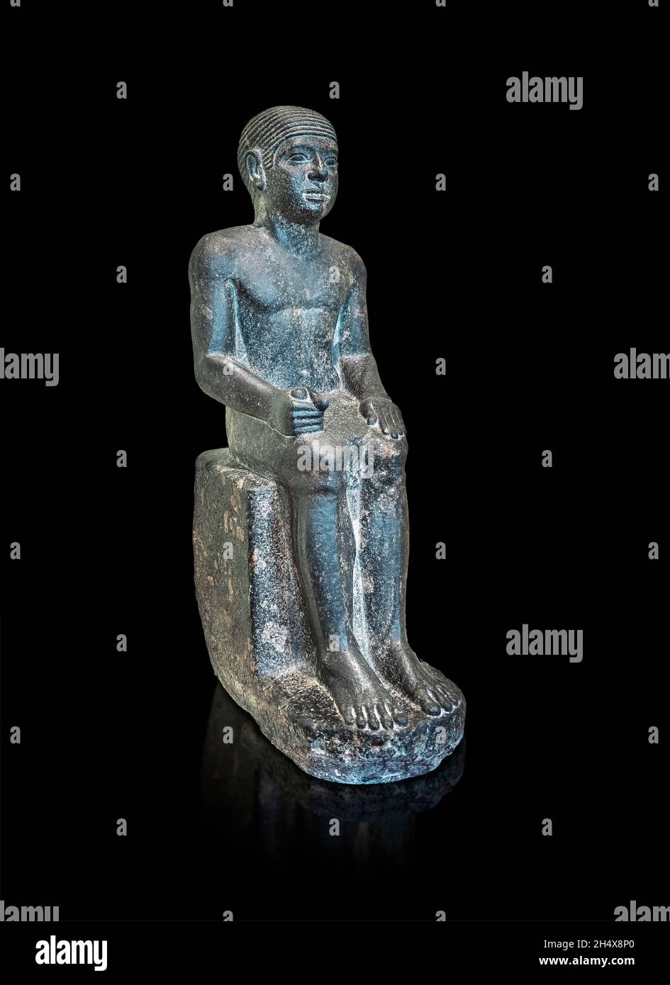 Seated sculpture hi-res stock photography and images - Alamy