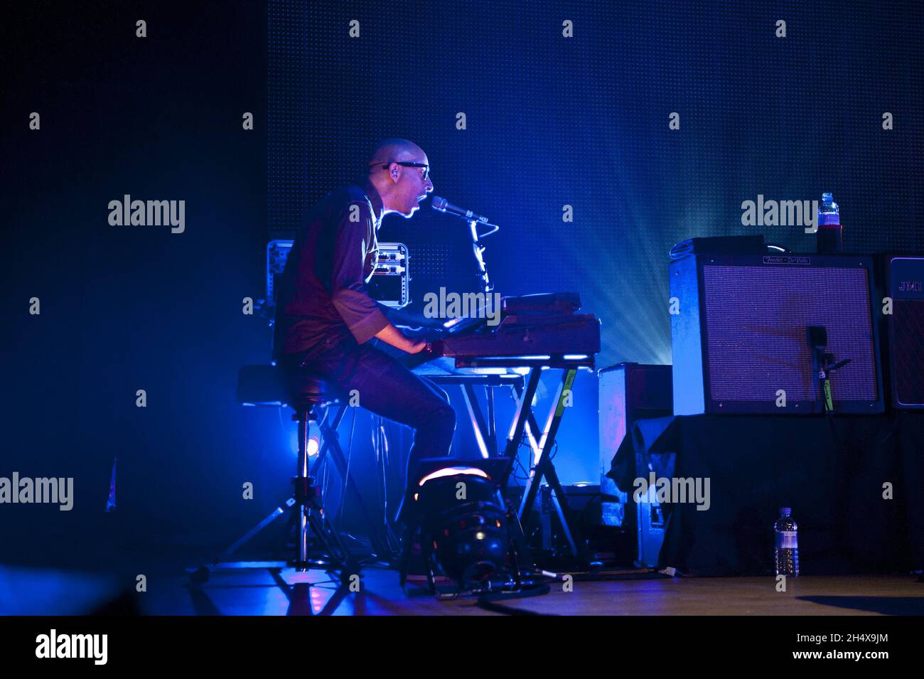Dean Deavall of Feeder live in concert at The Civic Hall in ...