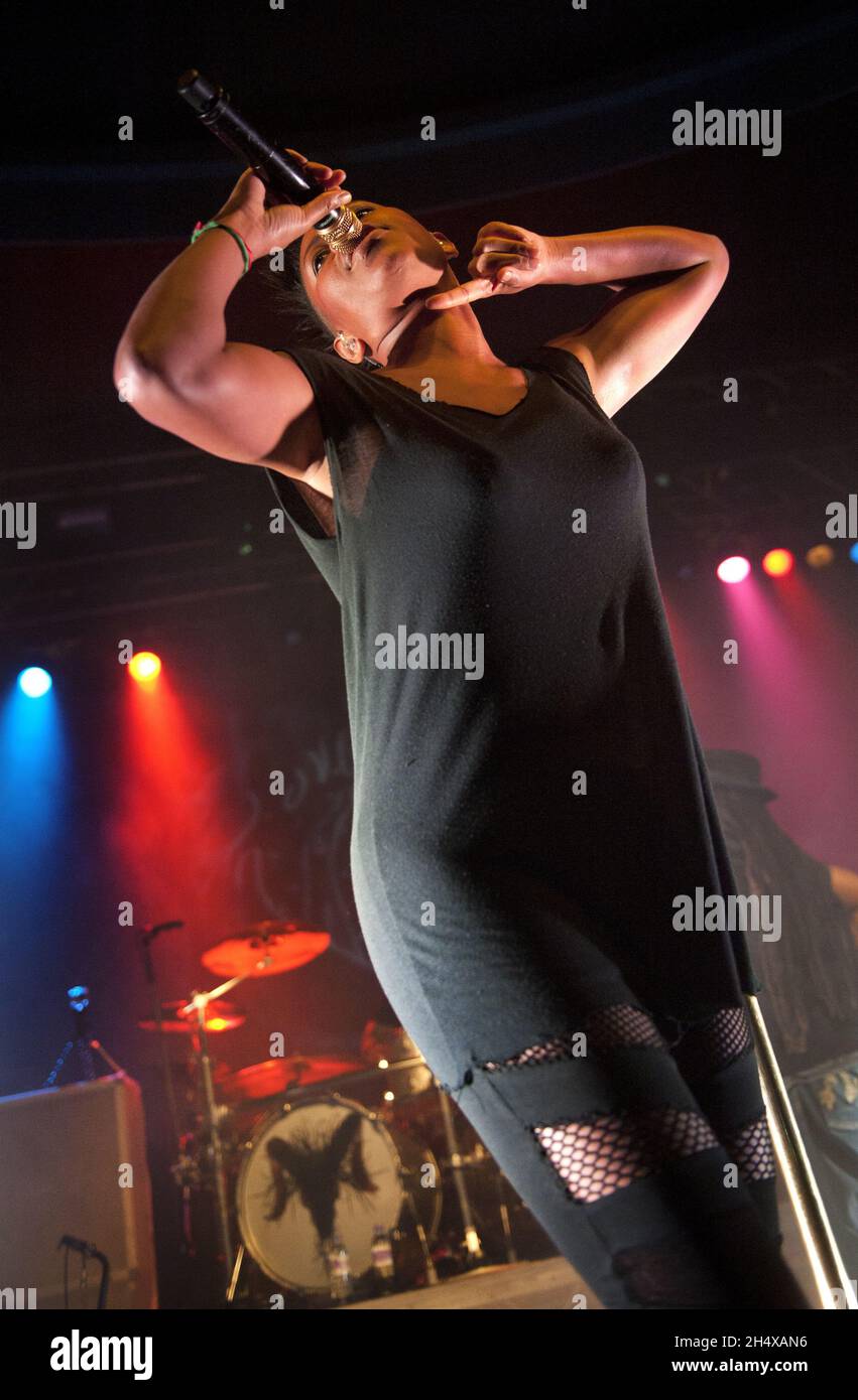 Deborah Dyer aka Skin of Skunk Anansie live at Wulfrun Hall in ...