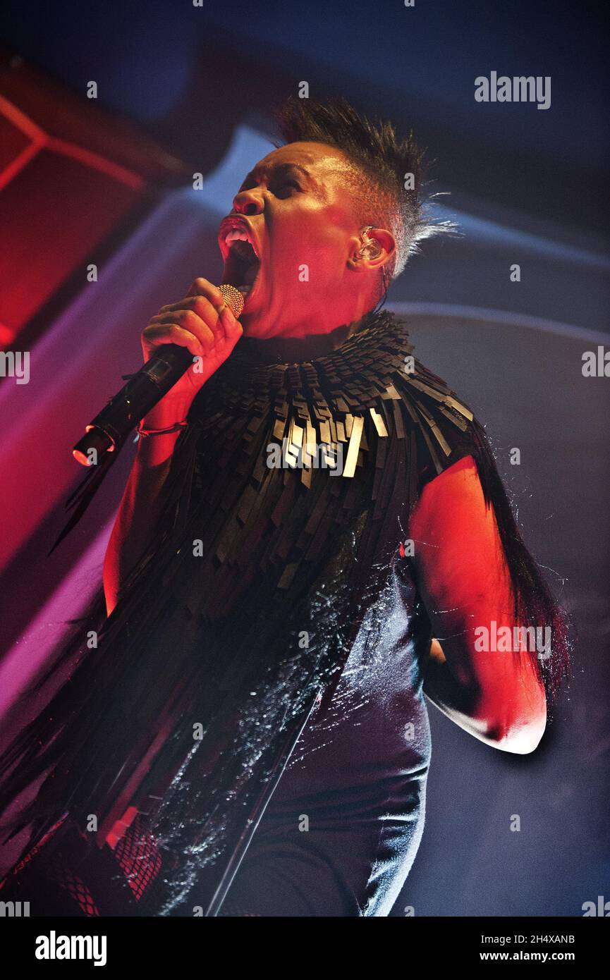 Deborah Dyer aka Skin of Skunk Anansie live at Wulfrun Hall in ...