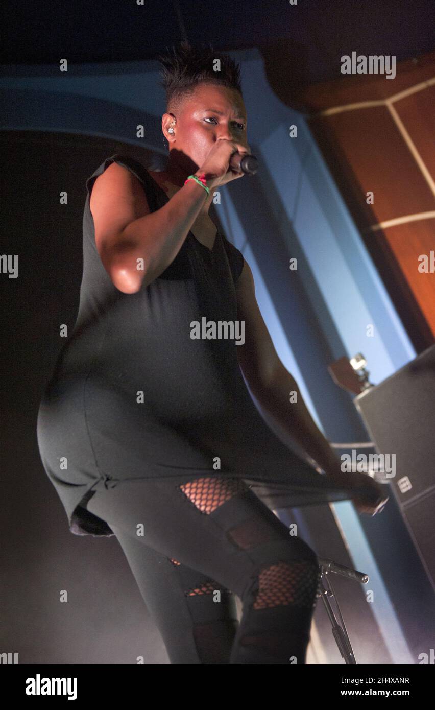 Deborah Dyer aka Skin of Skunk Anansie live at Wulfrun Hall in ...