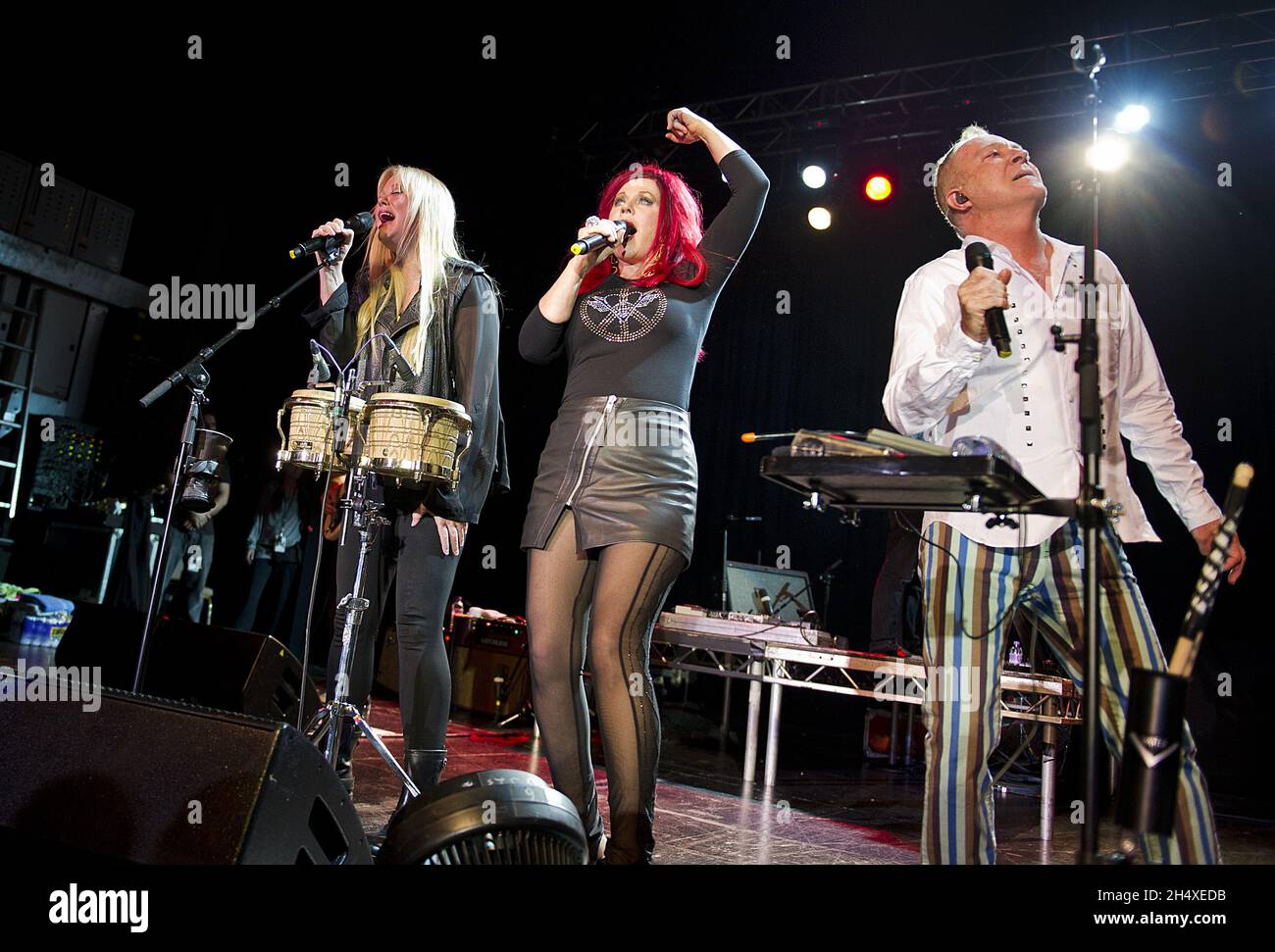 Cindy wilson and fred schneider hi-res stock photography and images - Alamy
