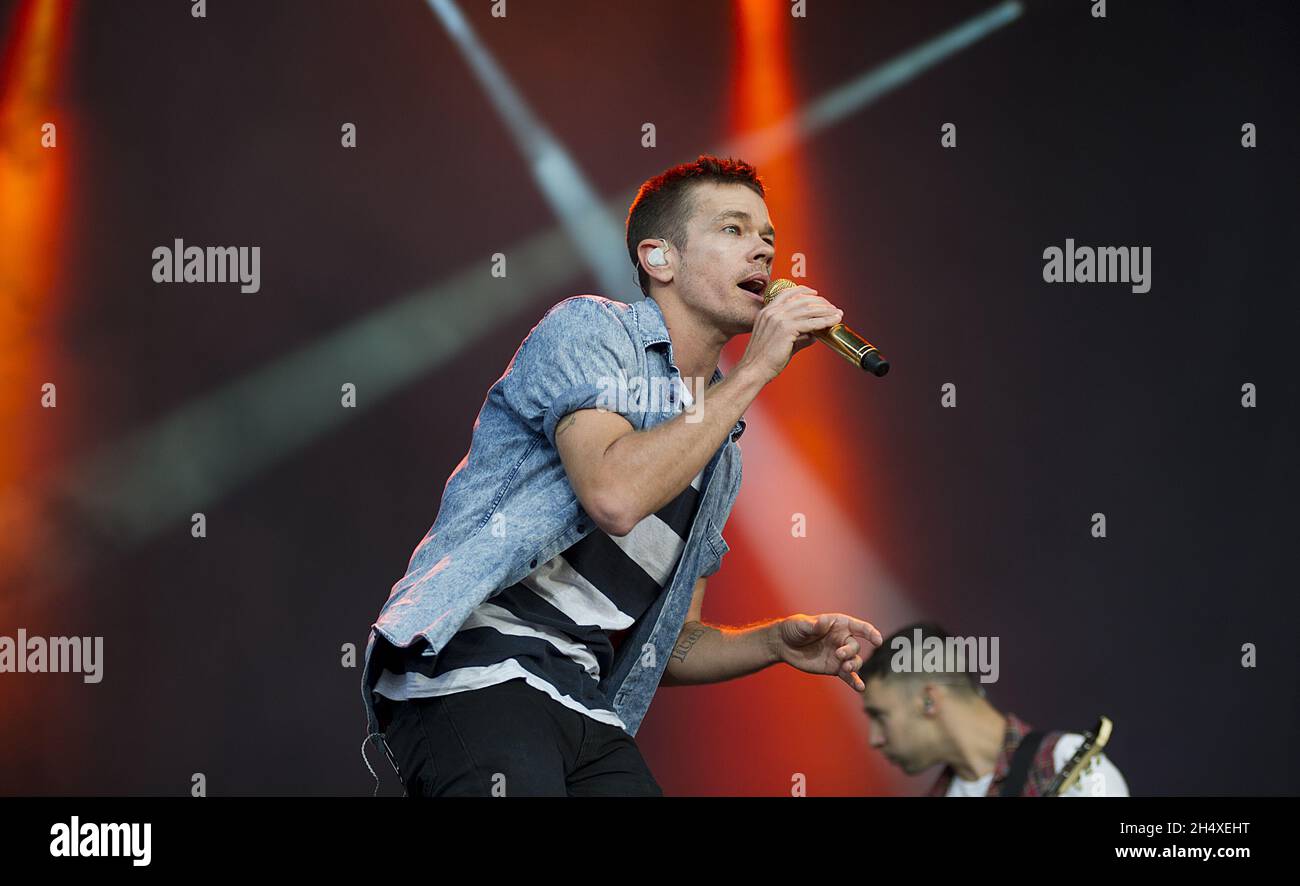 Nate ruess fun hi-res stock photography and images - Alamy