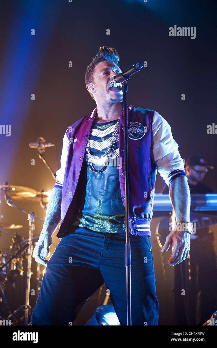 Duncan james blue hi-res stock photography and images - Alamy