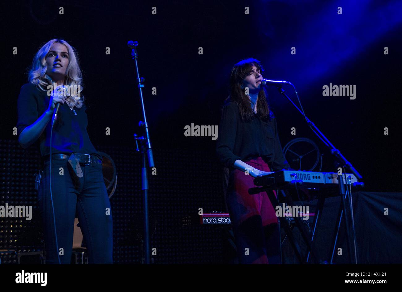 Miranda Kilbey and Elektra Kilbey of Say Lou Lou live on stage Stock ...