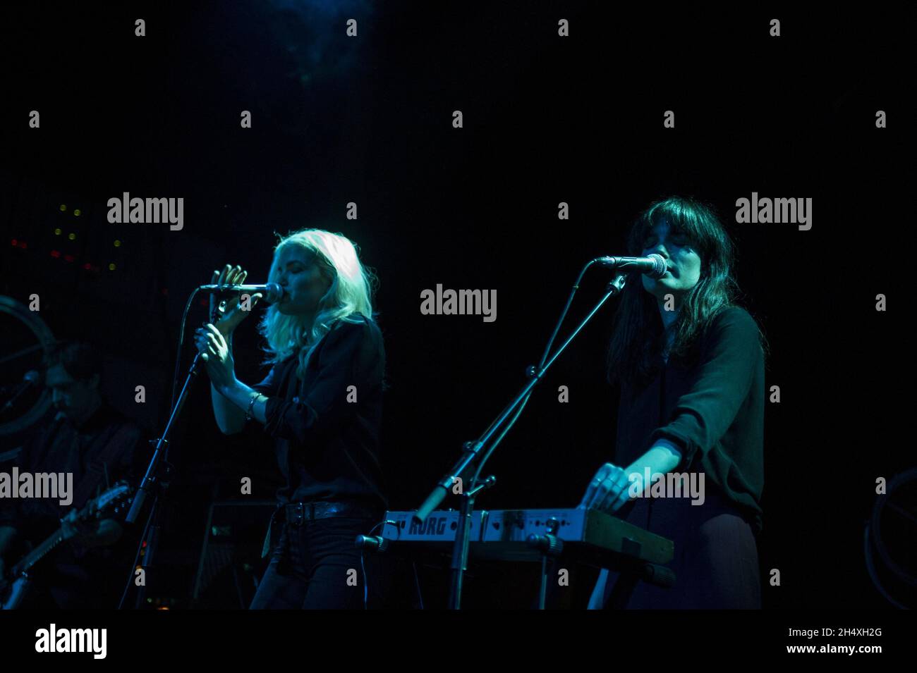 Miranda Kilbey and Elektra Kilbey of Say Lou Lou live on stage Stock ...