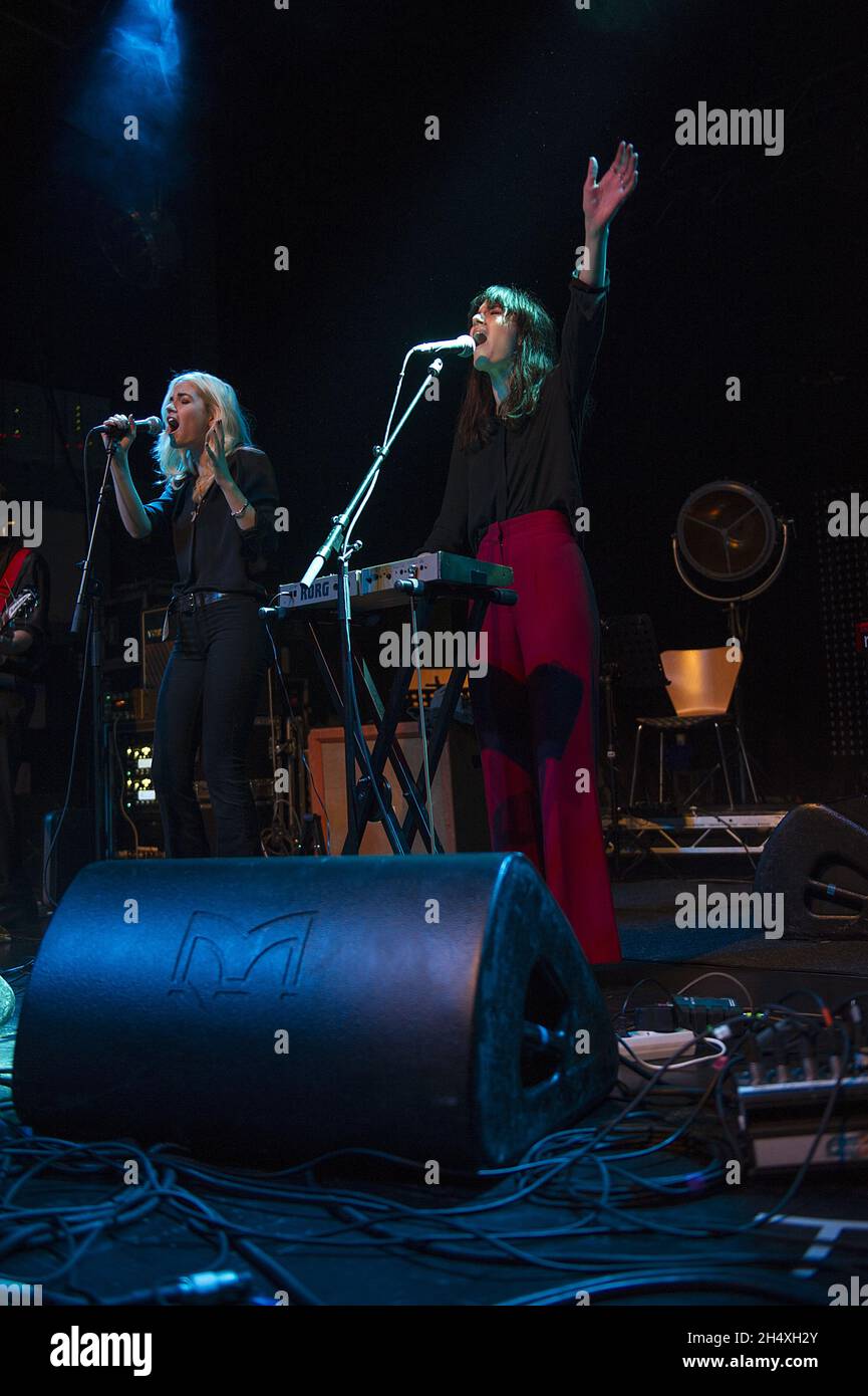 Miranda Kilbey and Elektra Kilbey of Say Lou Lou live on stage Stock ...