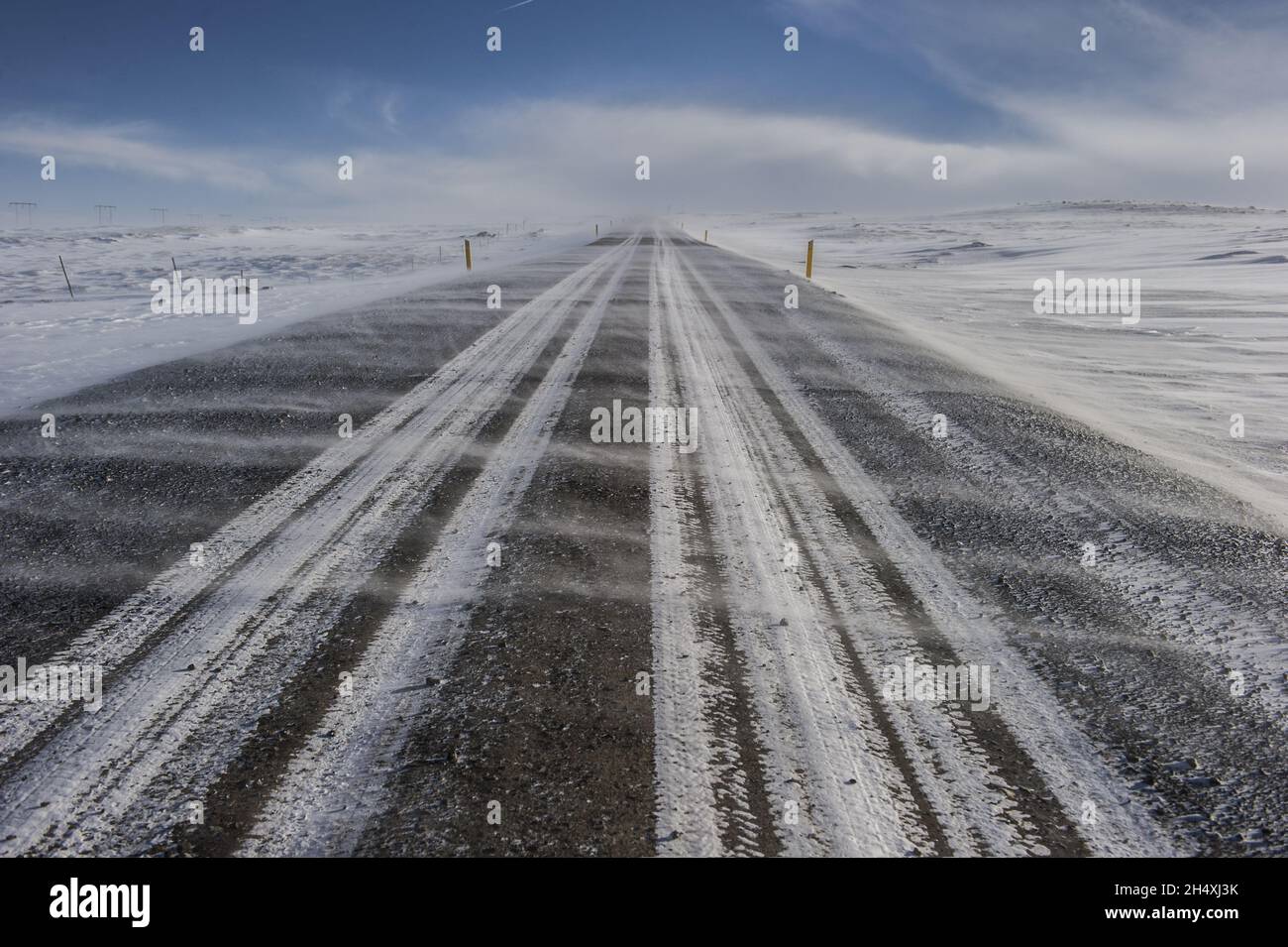 Blowing snow across road hi-res stock photography and images - Alamy