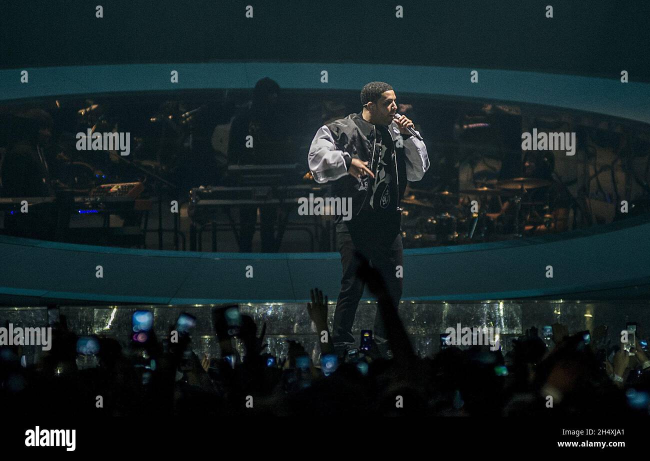 Drake concert stage hi-res stock photography and images - Alamy