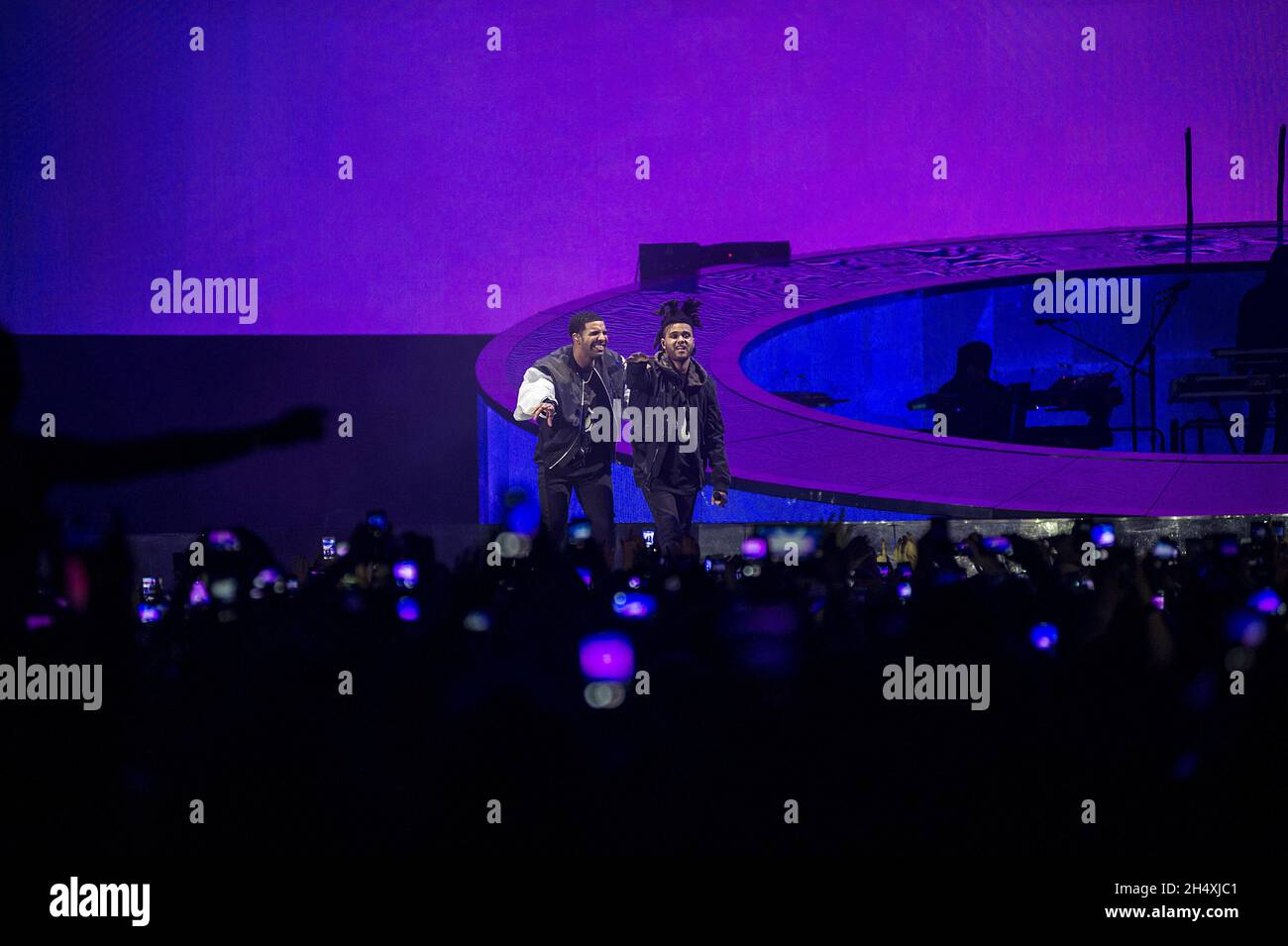 The weeknd perform hi-res stock photography and images - Alamy