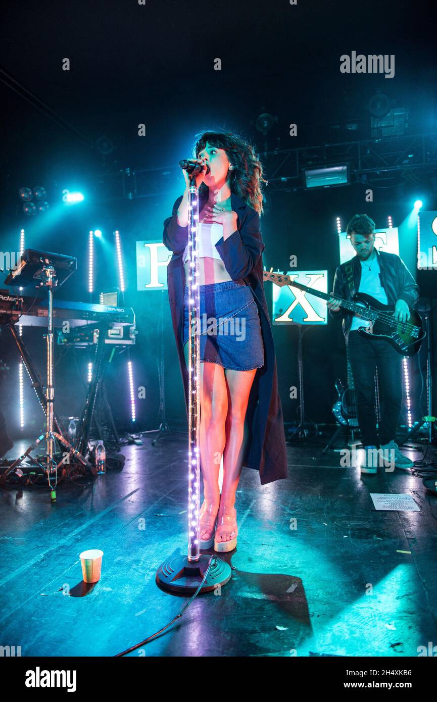 Foxes Singer Wallpaper 861 Foxes Singer Stock Photos, High Res