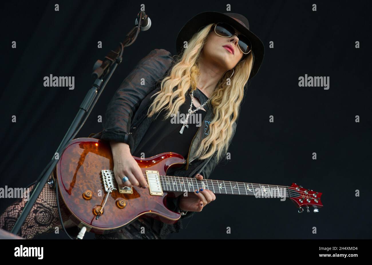 Orianthi Hot