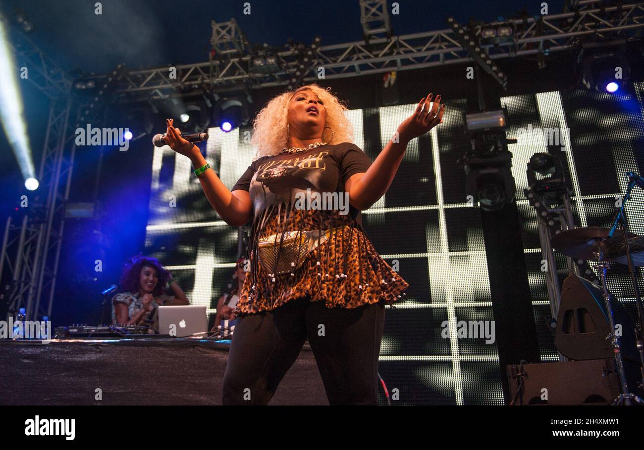 Lizzo on stage hi-res stock photography and images - Alamy
