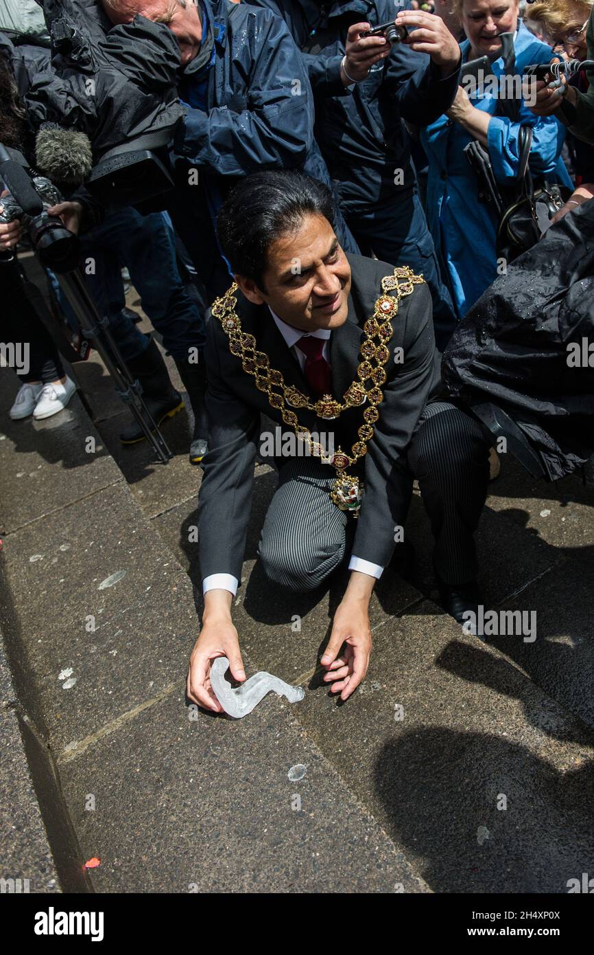For the first time in Great Britain, Brazilian artist Nele Azevedo ...