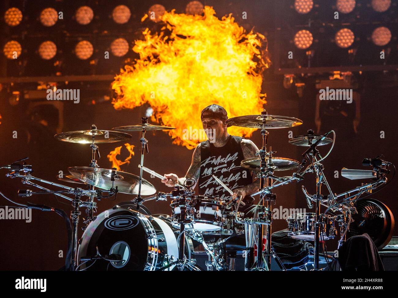 Travis barker drums hi-res stock photography and images - Alamy