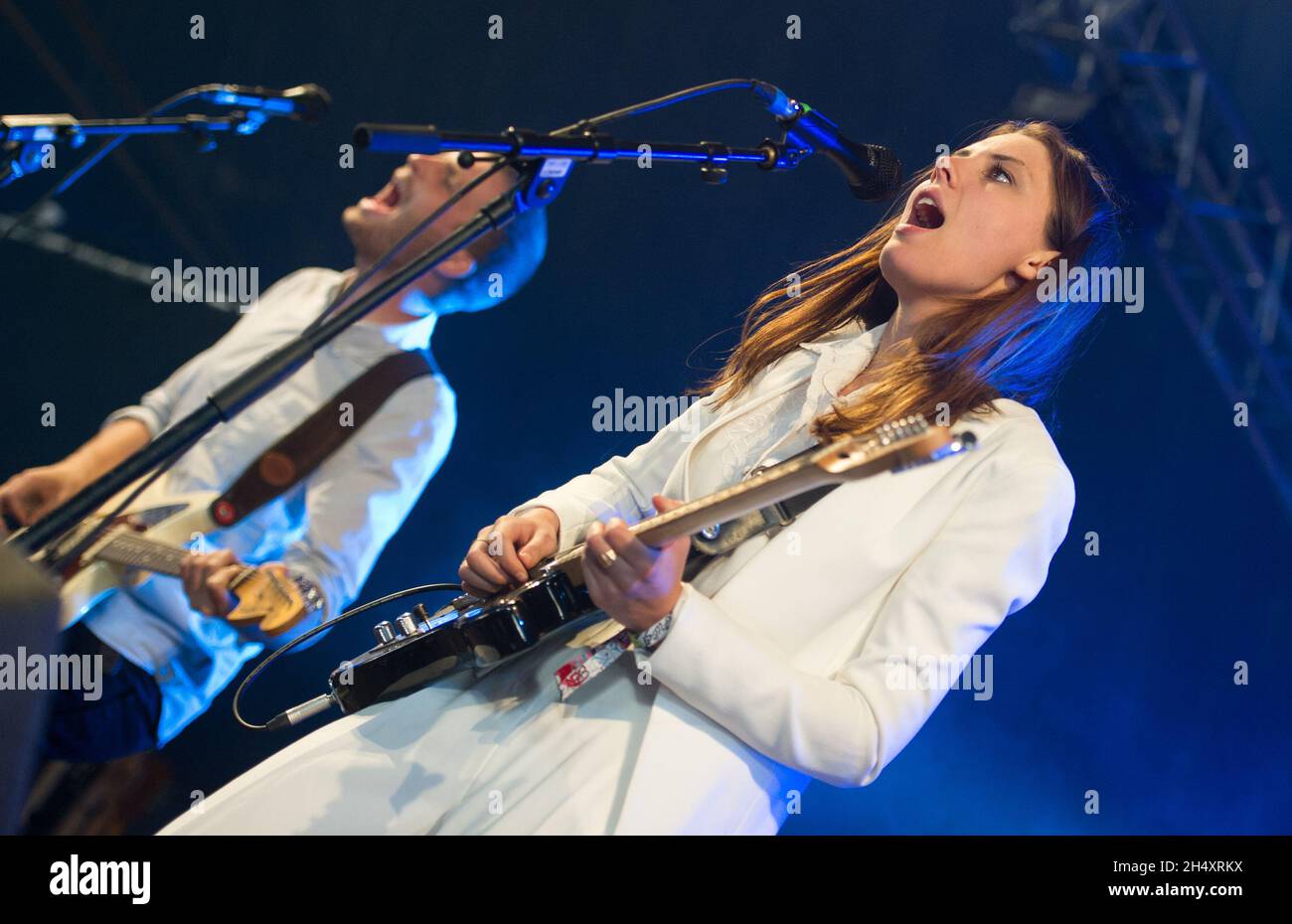 Ellie Rowsell of Wolf Alice live on stage on day 3 at Leeds Festival on ...