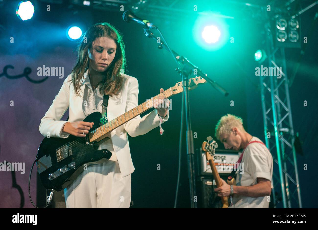 Wolf alice live on stage hi-res stock photography and images - Alamy