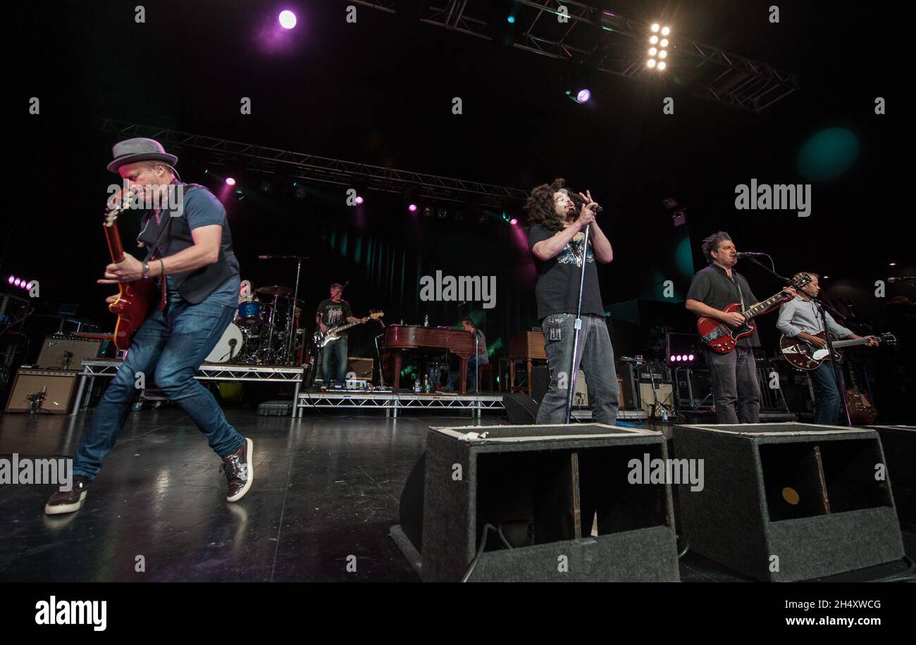 Adam Duritz of Counting Crows live on stage on Saturday 1st November at ...