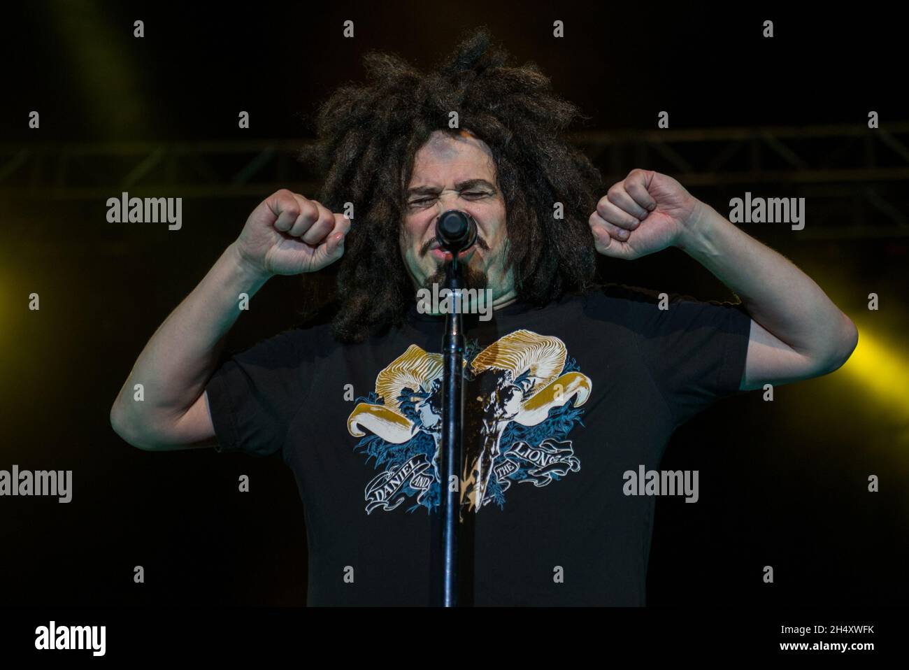 Adam Duritz of Counting Crows live on stage on Saturday 1st November at ...