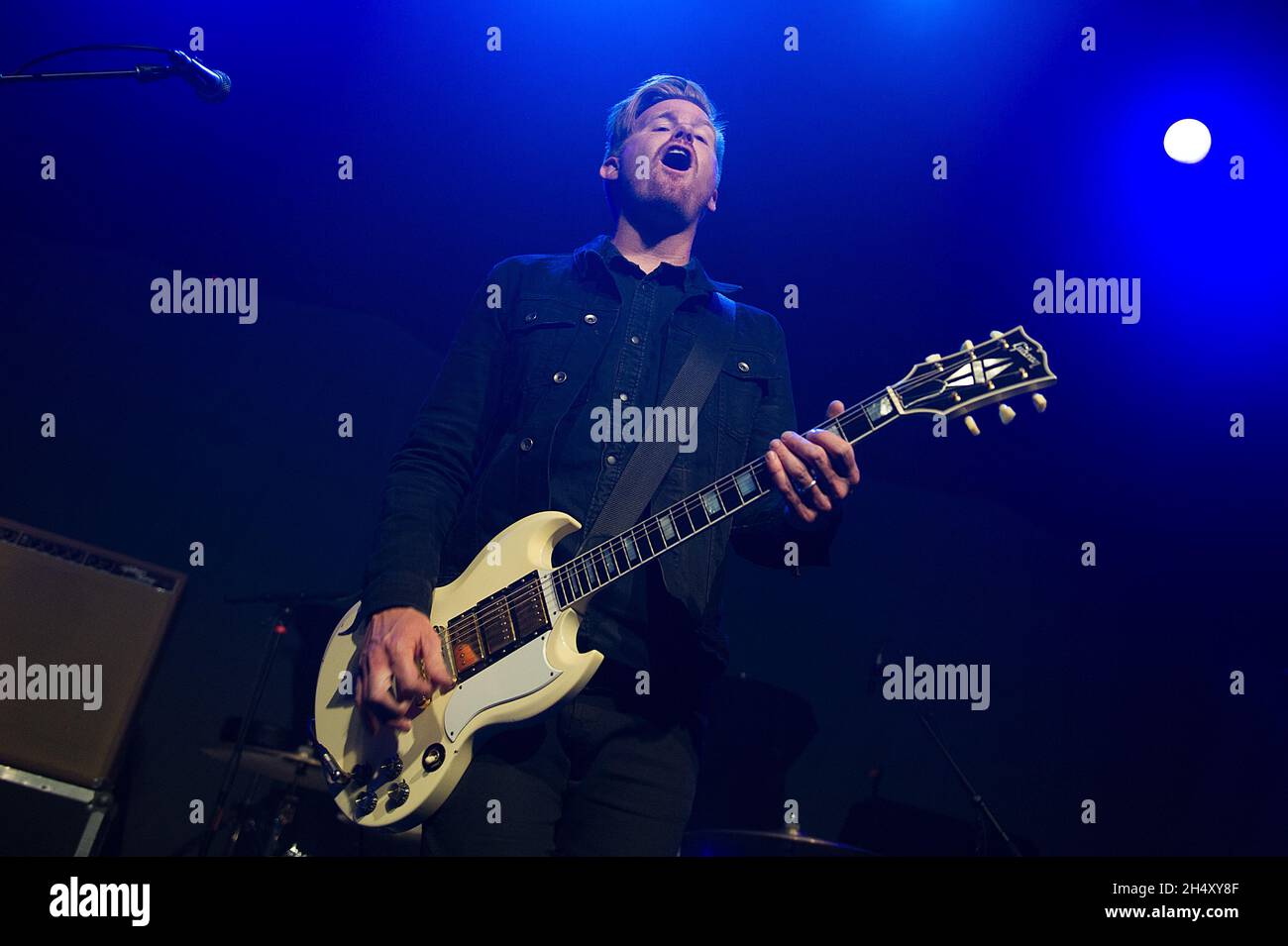 Lonely The brave performing live on stage at 02 Academy on May 08, 2015 ...