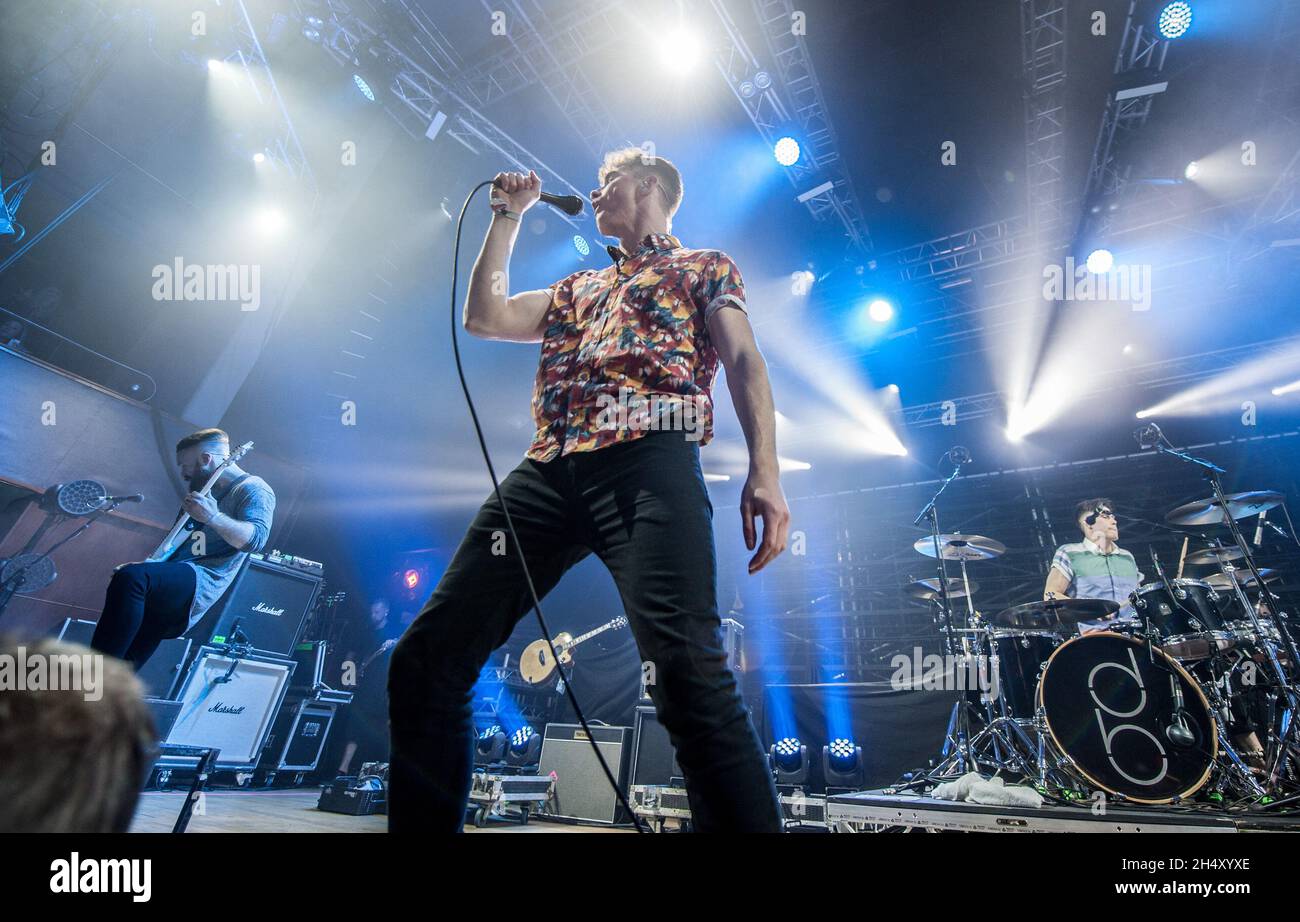 Rob Damiani of Don Broco performing live at Slam Dunk festival on May ...