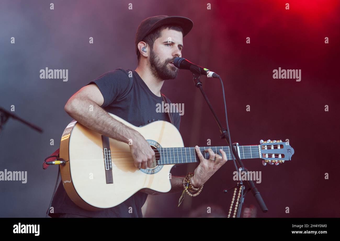 Nick mulvey hi-res stock photography and images - Alamy