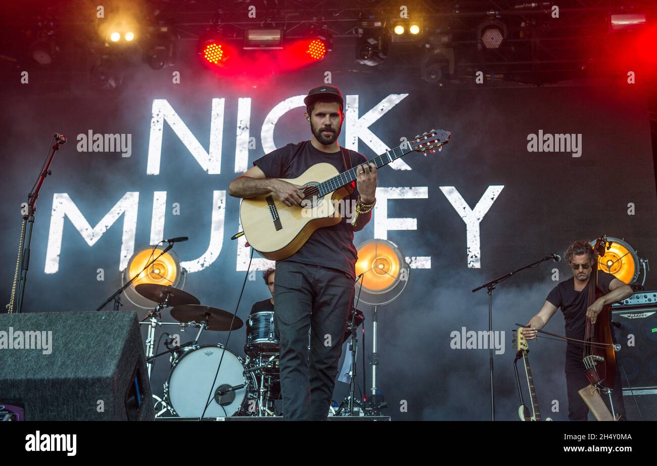 Nick mulvey hi-res stock photography and images - Alamy