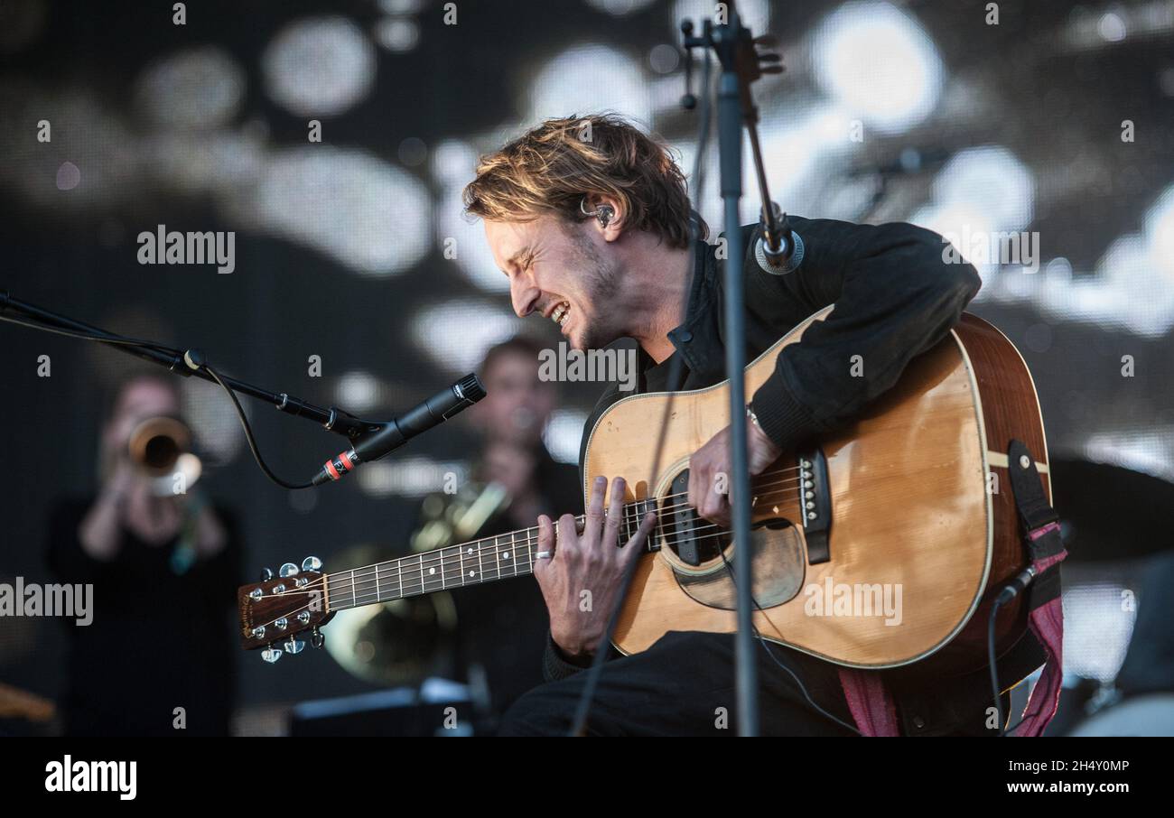 Ben howard gig hi-res stock photography and images - Alamy