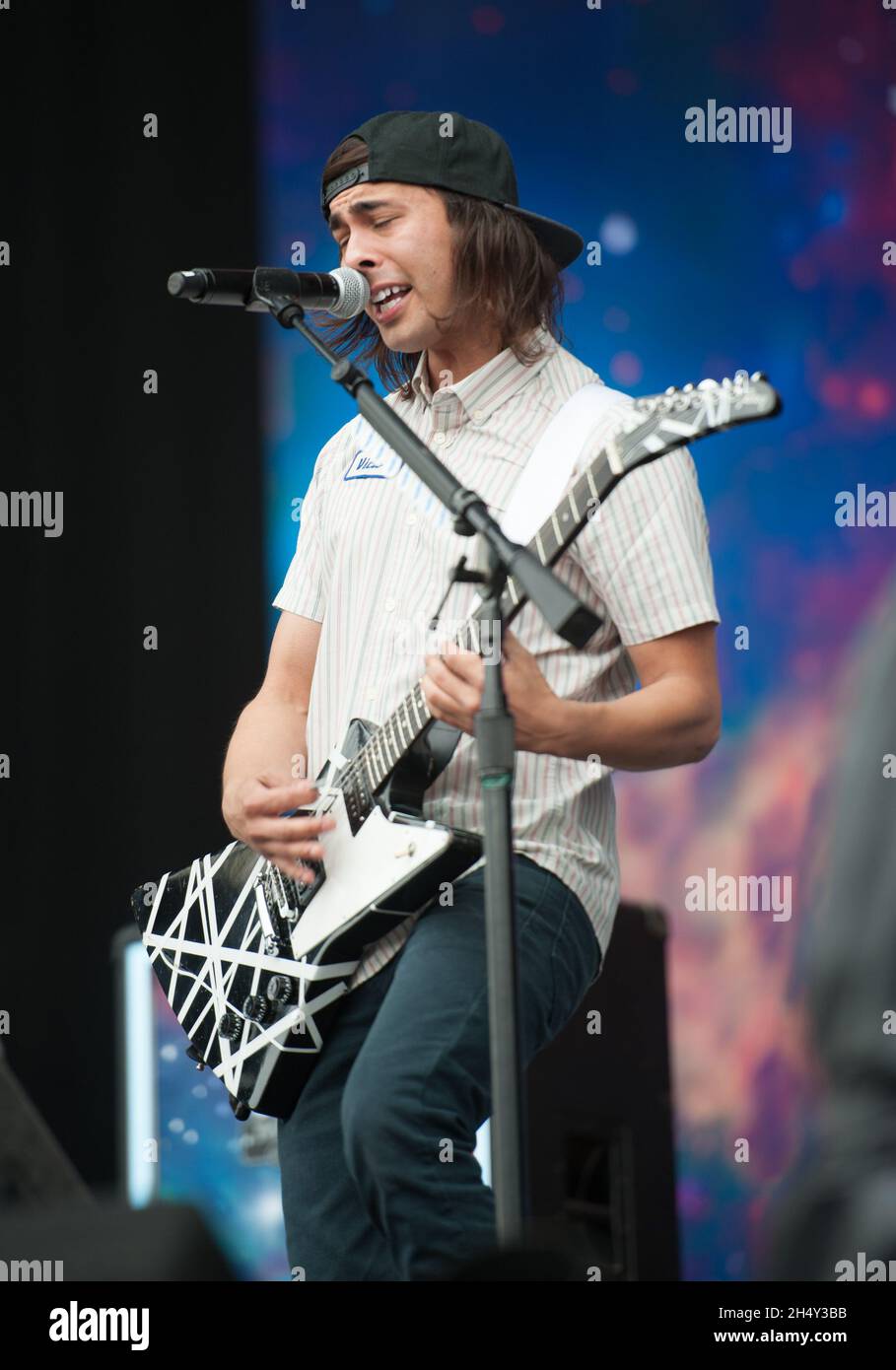 Pierce The Veil High Resolution Stock Photography and Images - Alamy
