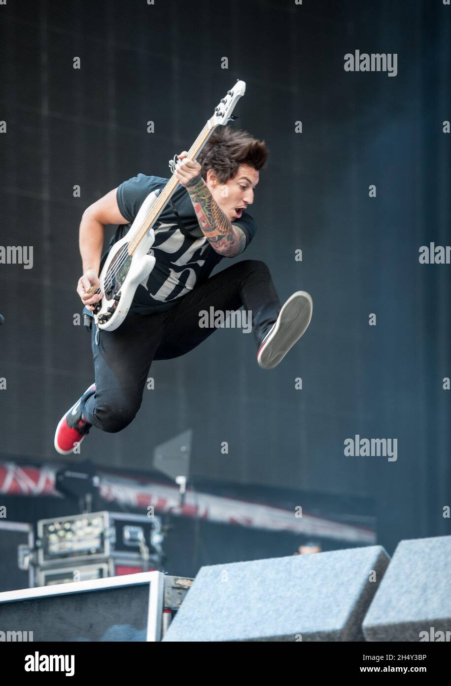 Pierce the veil concert hi-res stock photography and images - Alamy