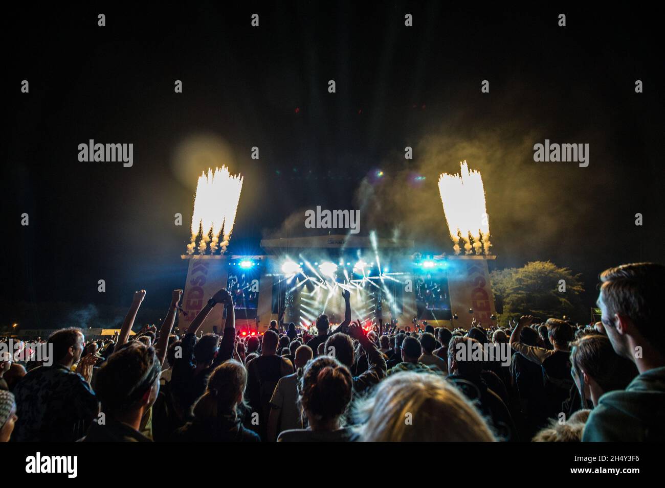Metallica stage hi-res stock photography and images - Alamy