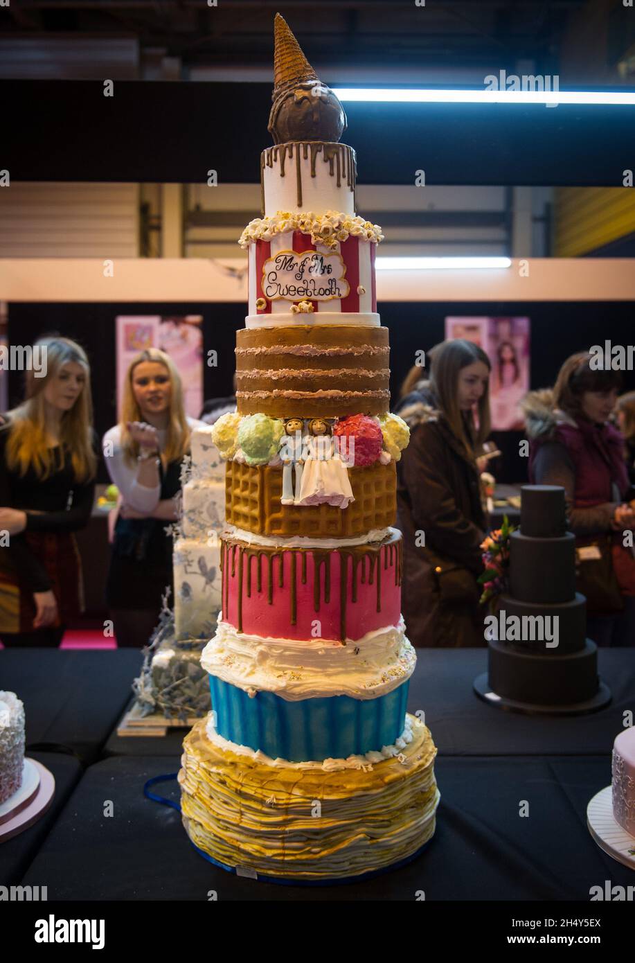 Show cake wedding hi-res stock photography and images - Alamy