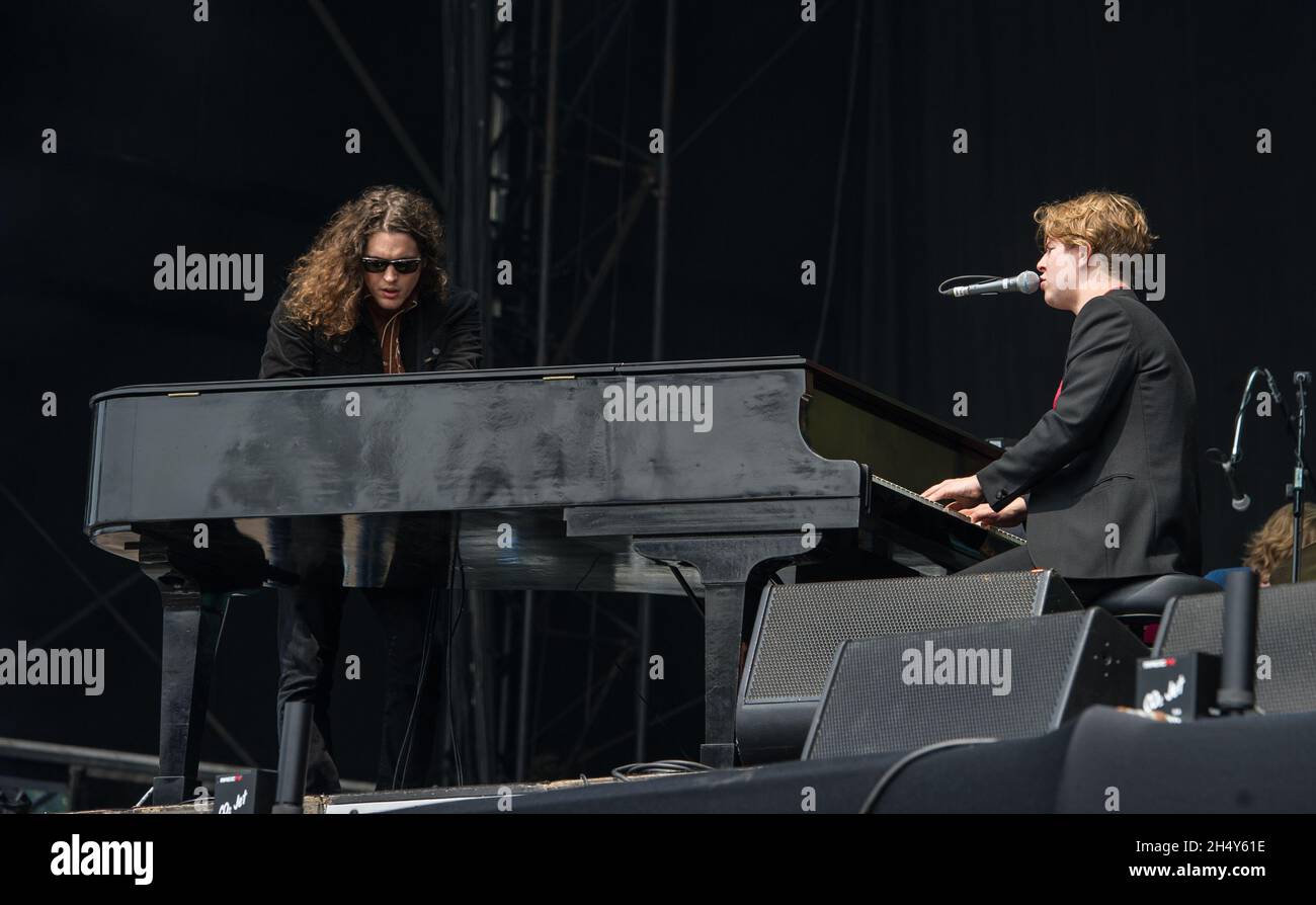 Odell castle hi-res stock photography and images - Alamy