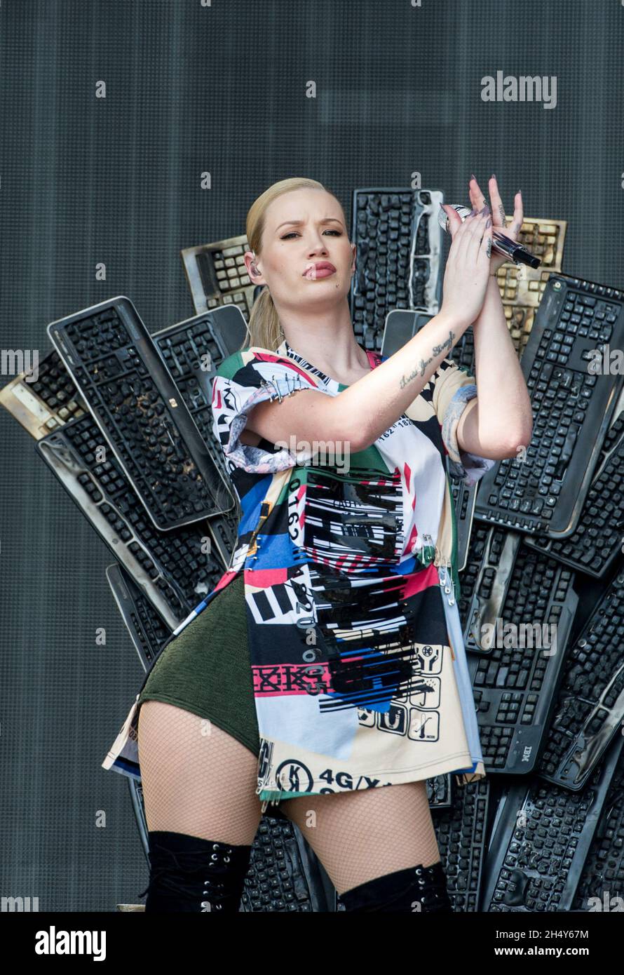 Iggy azalea performing hi-res stock photography and images - Alamy