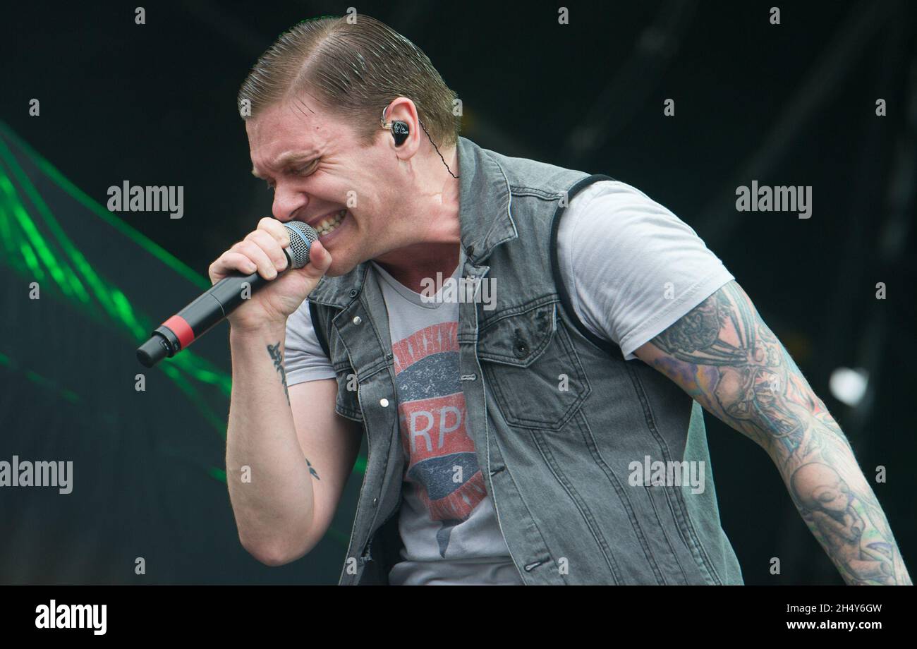 Shinedown concert hi-res stock photography and images - Alamy