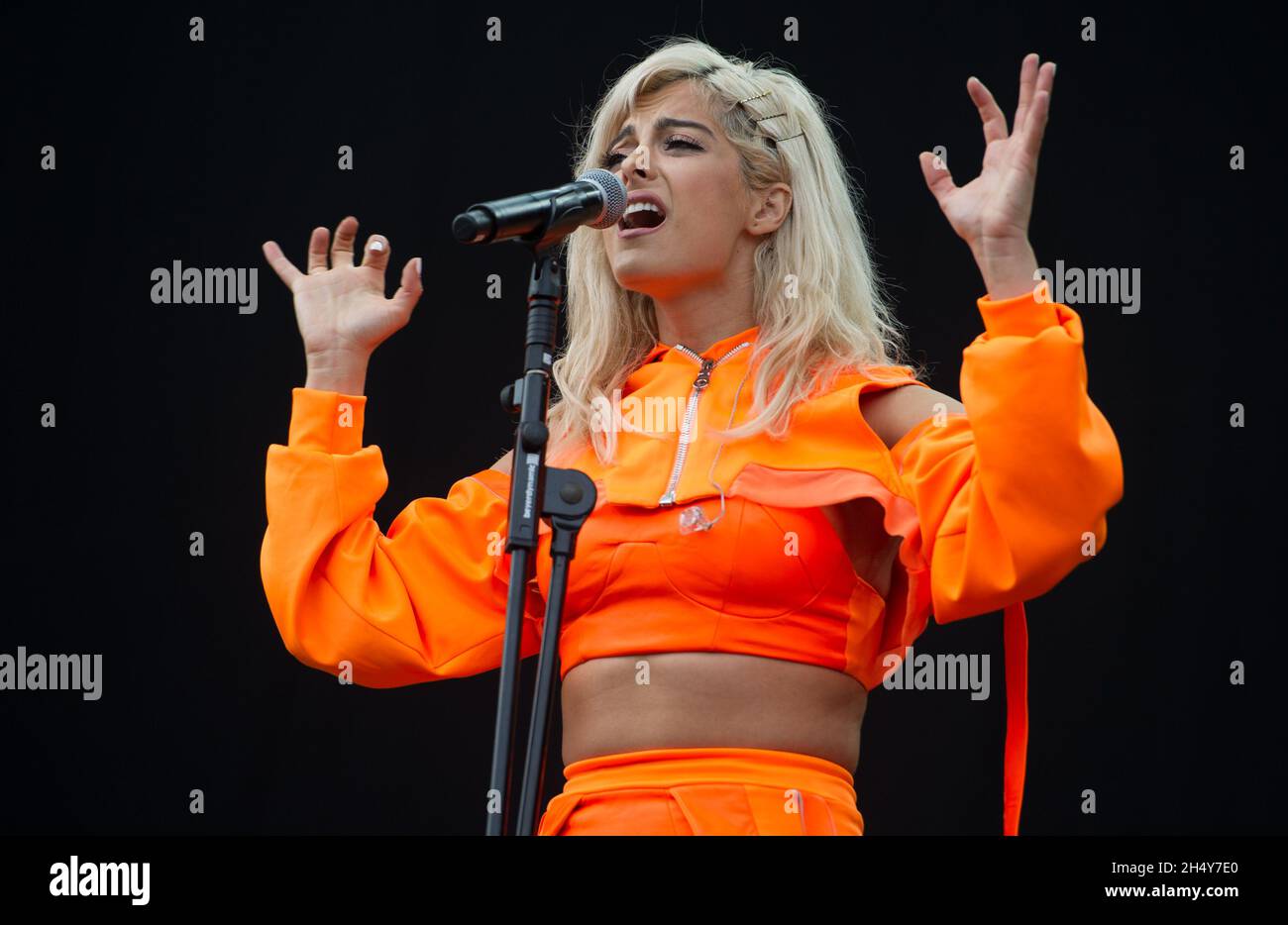 Bebe rexha live hi-res stock photography and images - Alamy