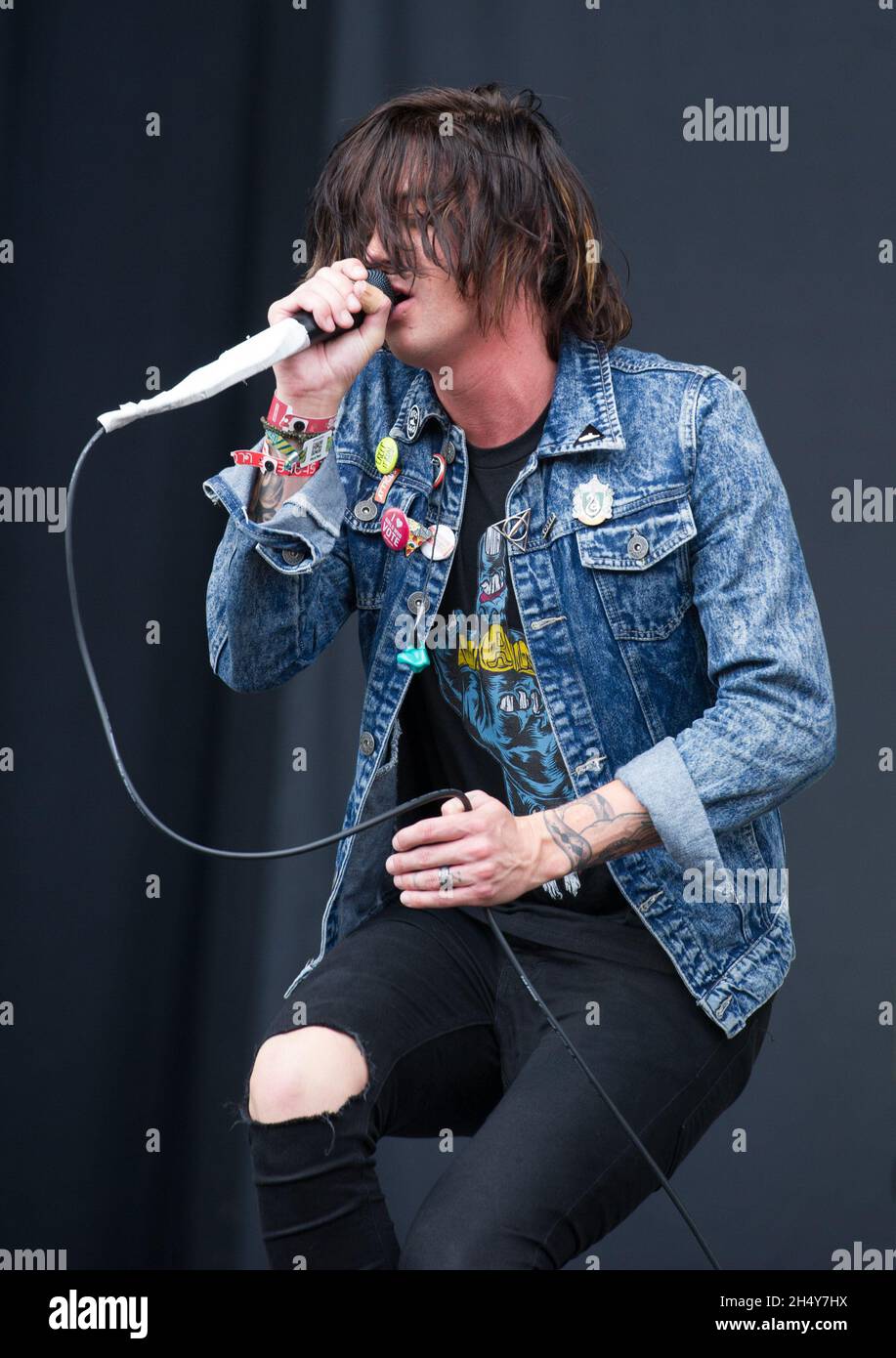 Kellin Quinn Singing At Warped Tour