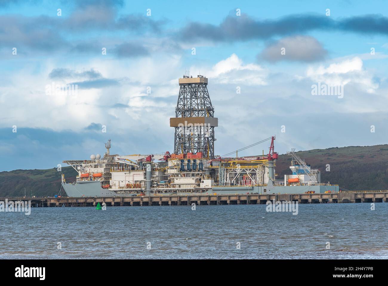 Underwater oil pipeline hi-res stock photography and images - Alamy