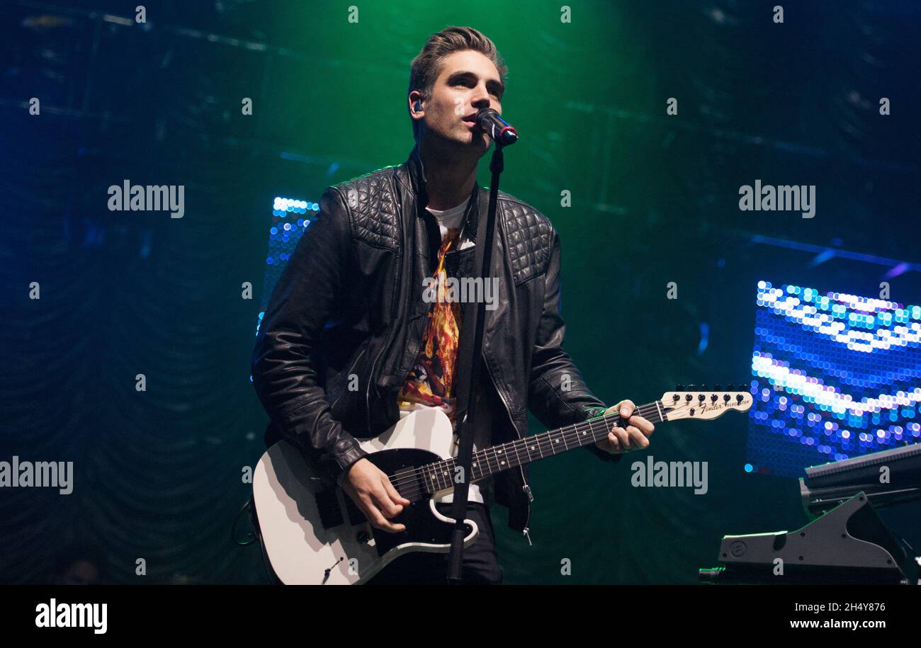 Charlie simpson busted hi-res stock photography and images - Alamy