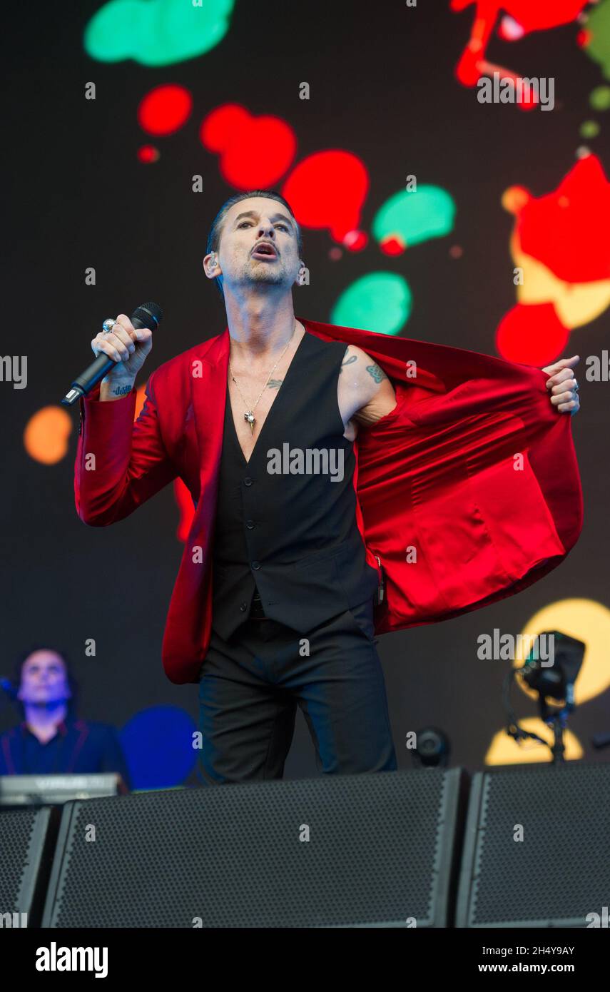 Depeche mode stadium hi-res stock photography and images - Alamy