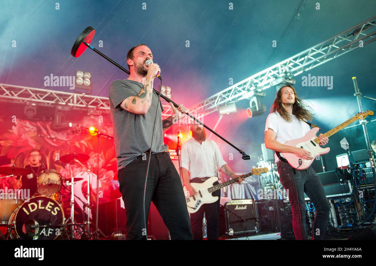 Idles on stage hi-res stock photography and images - Alamy