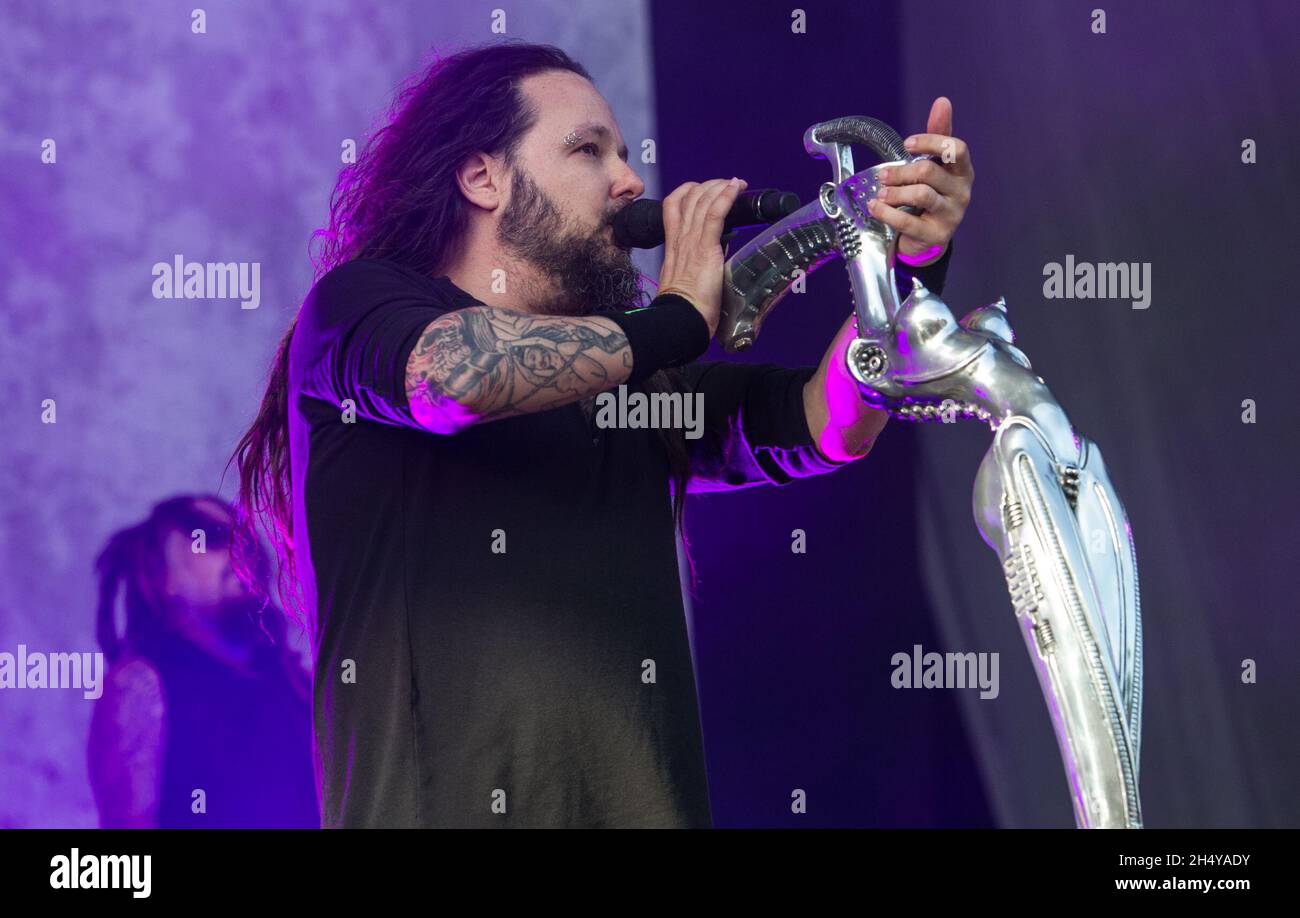 Jonathan Davis of Korn performing live on stage on day 3 of Leeds ...