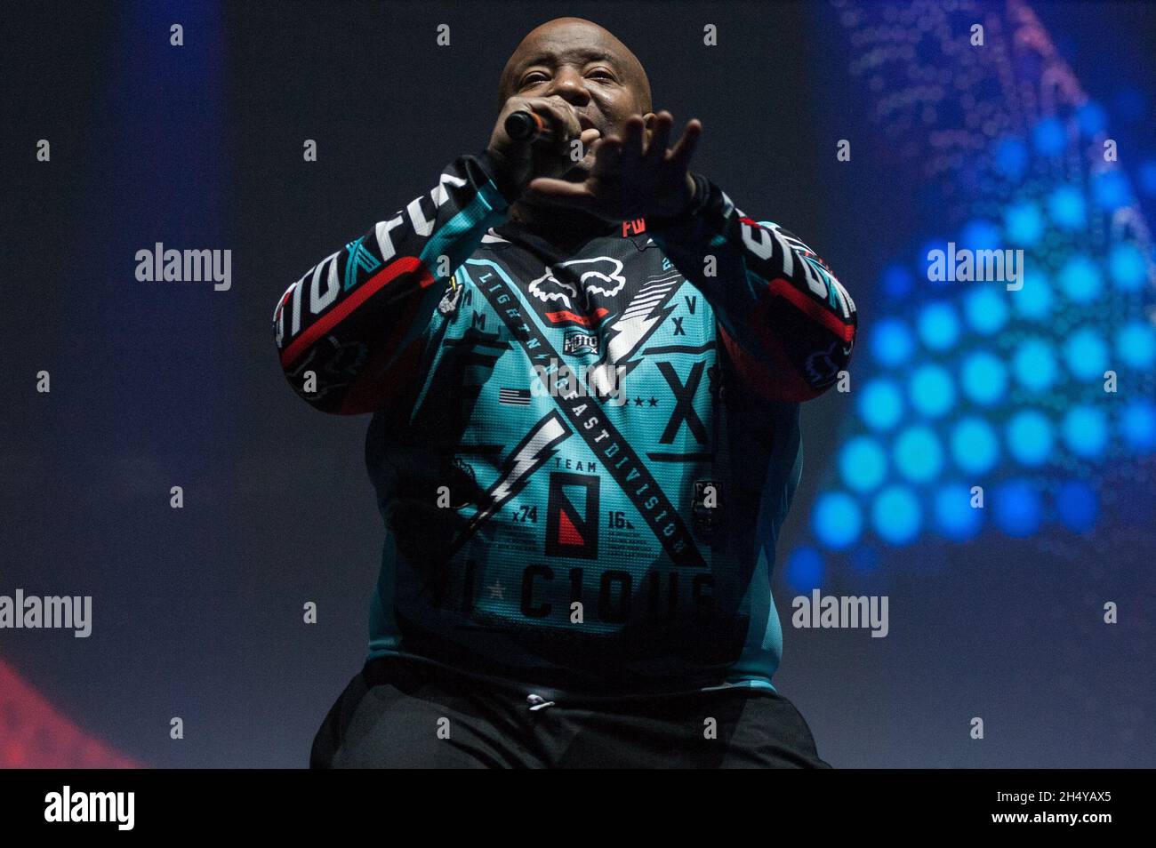 Young mc hi-res stock photography and images - Alamy