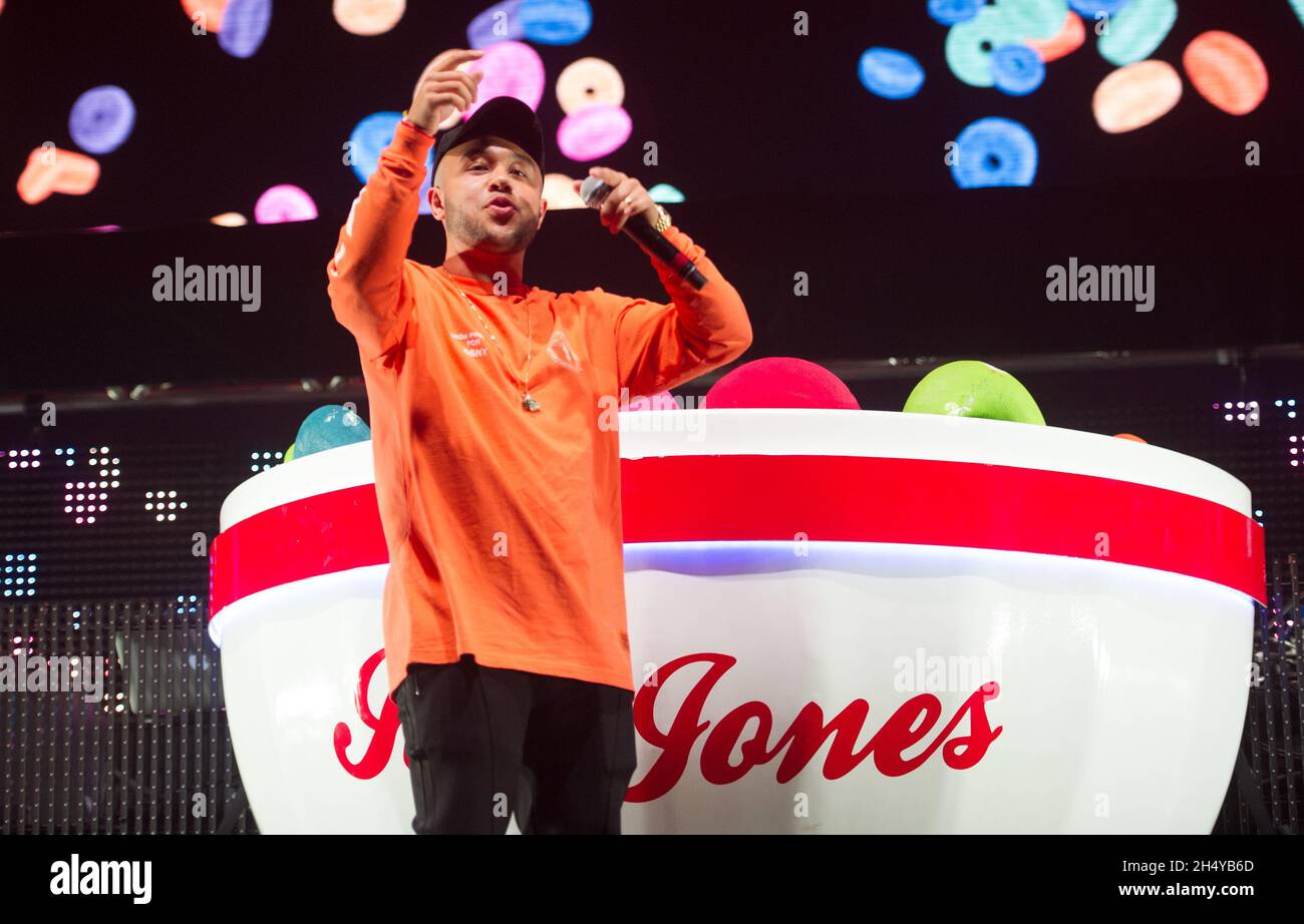 Jax jones on stage hi-res stock photography and images - Alamy