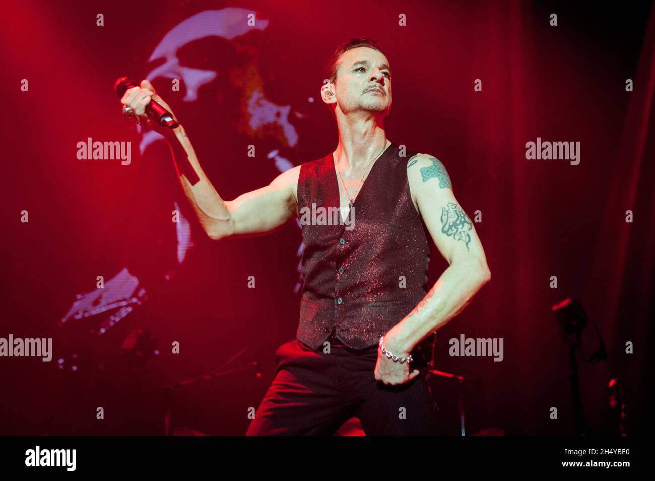 Dave gahan depeche mode hi-res stock photography and images - Alamy