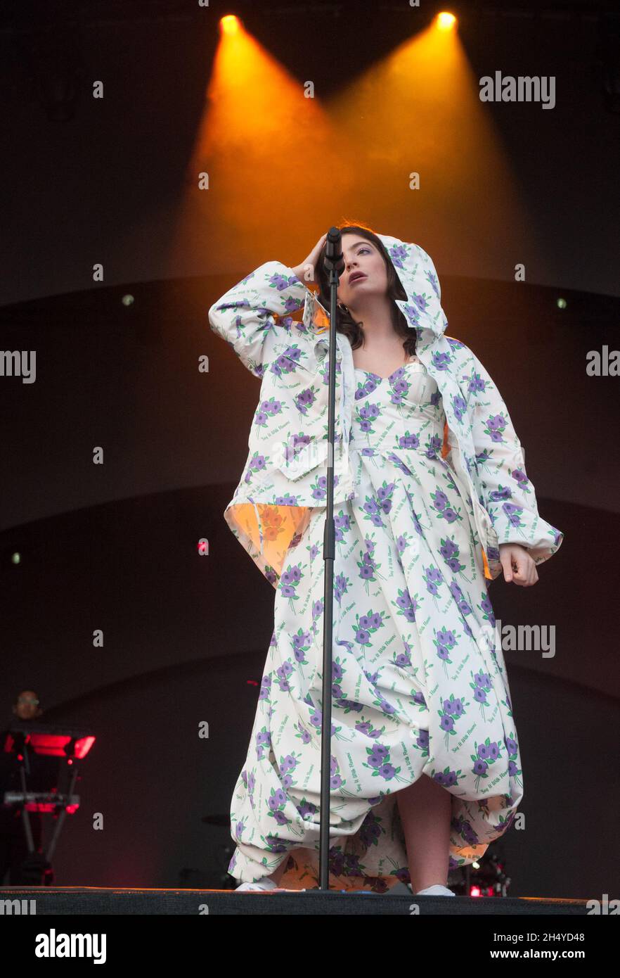 Lorde singer hi-res stock photography and images - Alamy