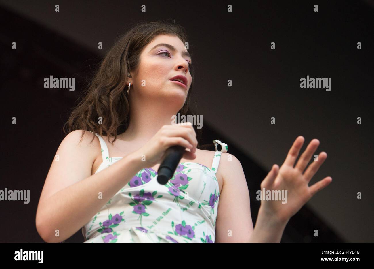 Lorde singer 2018 hi-res stock photography and images - Alamy