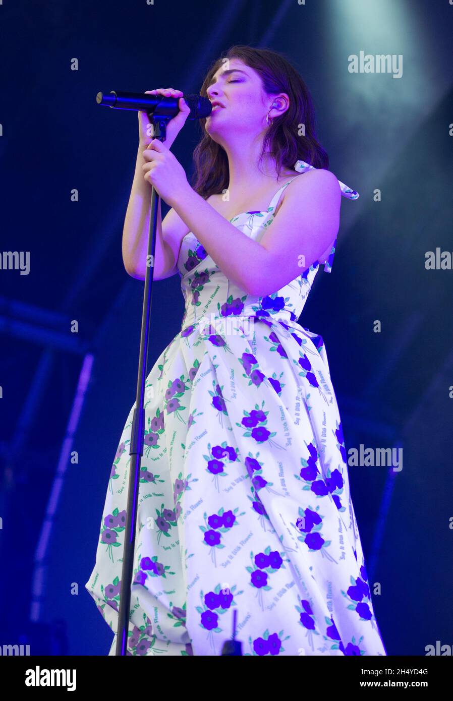 Lorde singer 2018 hi-res stock photography and images - Alamy